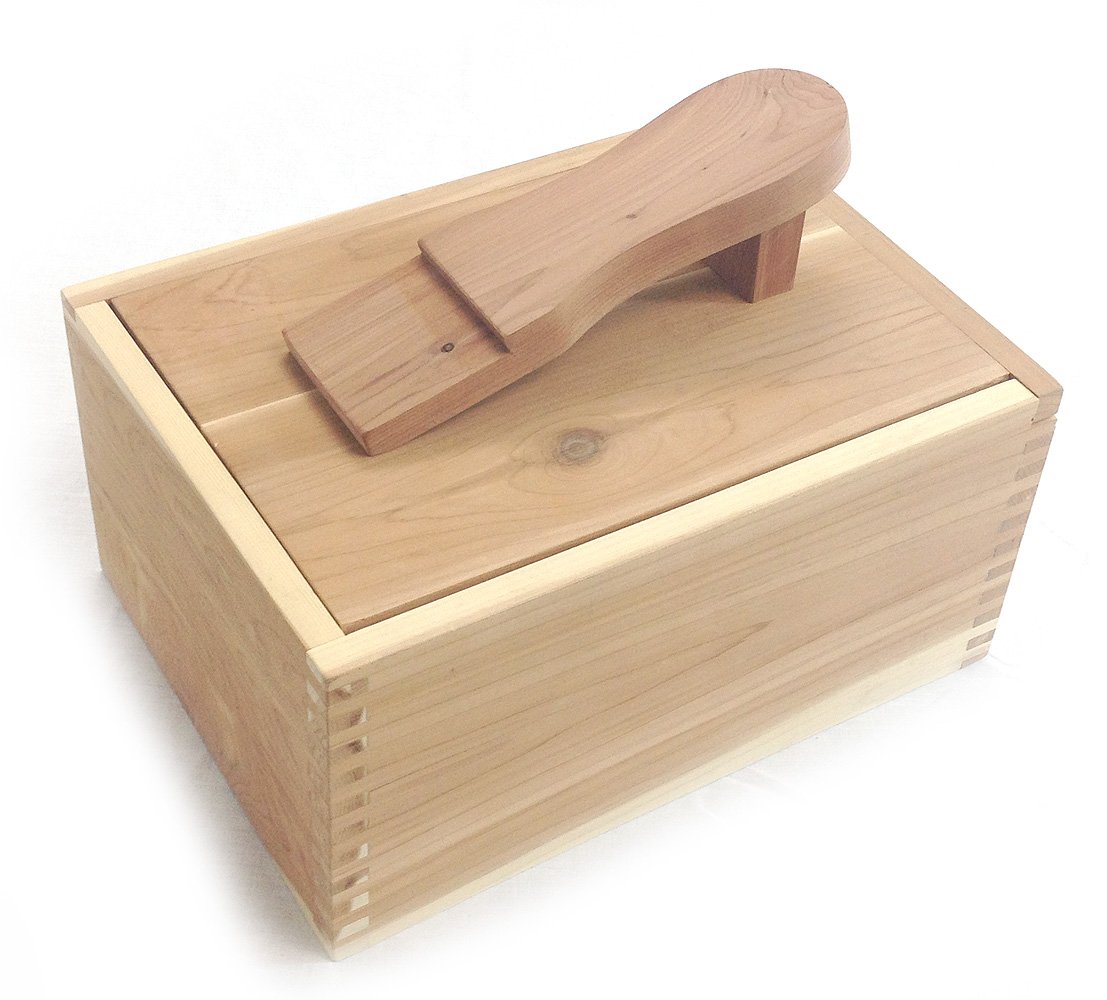 Cedar Elements Shoe Shine Box by Cedar Elements : Amazon.in: Home & Kitchen