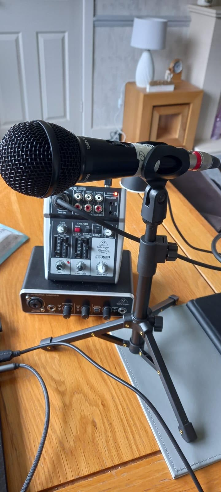 Microphone Tripod Stand, Extendable Desktop Mic Stand with Microphone ...