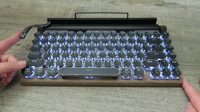 Watch This retro typewriter is a dream to type on on Amazon Live