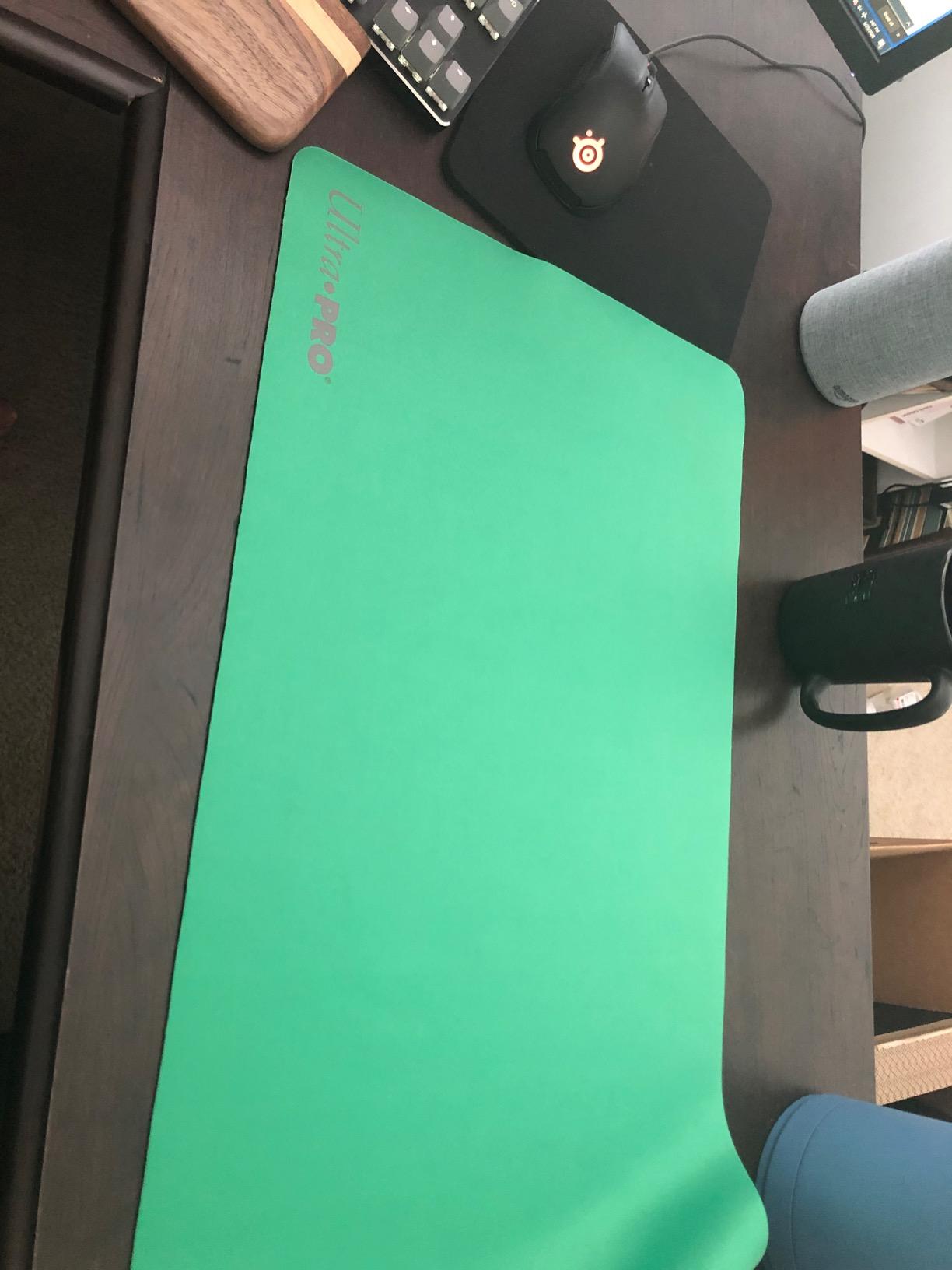 Amazon.com: Ultra Pro Solid Green Play Mat Card Game : Toys & Games