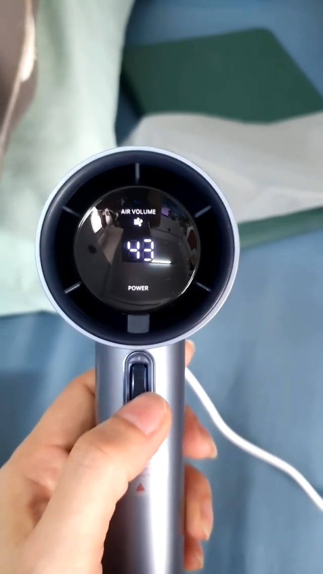 Watch Portable Handheld Fan Adjustable Turbo Mini Fan on Amazon Live