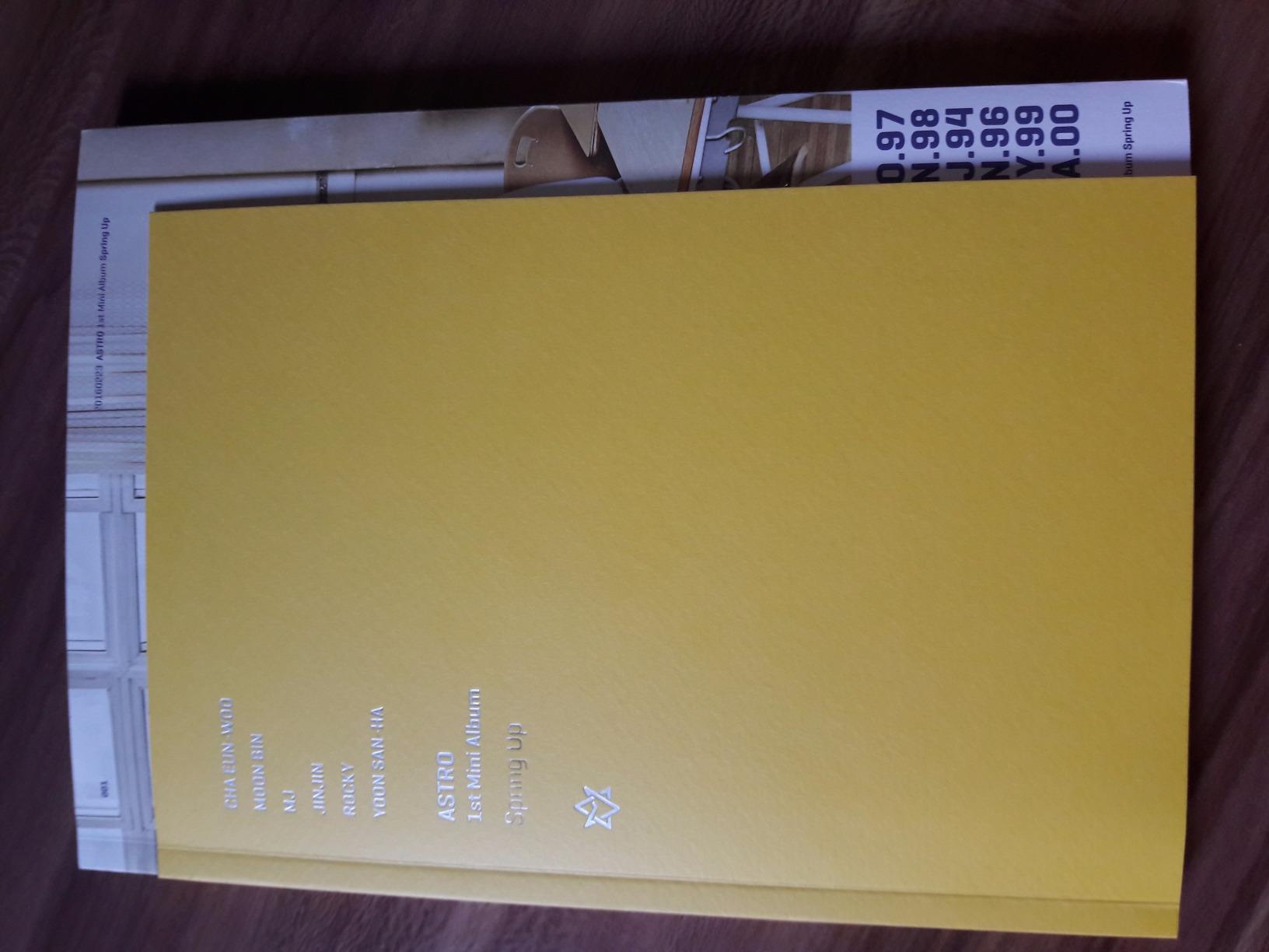 ASTRO - [SPRING UP] 1. Mini Album CD + 56p Photo Book + 1P-Foto-Karte ...