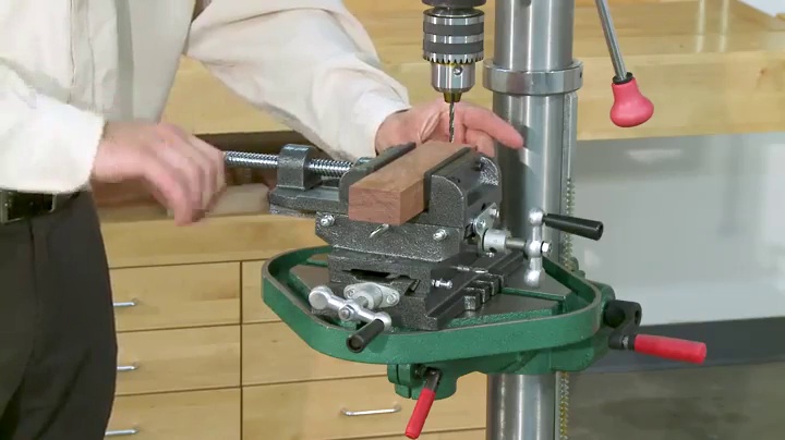 Watch Shop Fox D4082 4-Inch Cross-Sliding Vise on Amazon Live