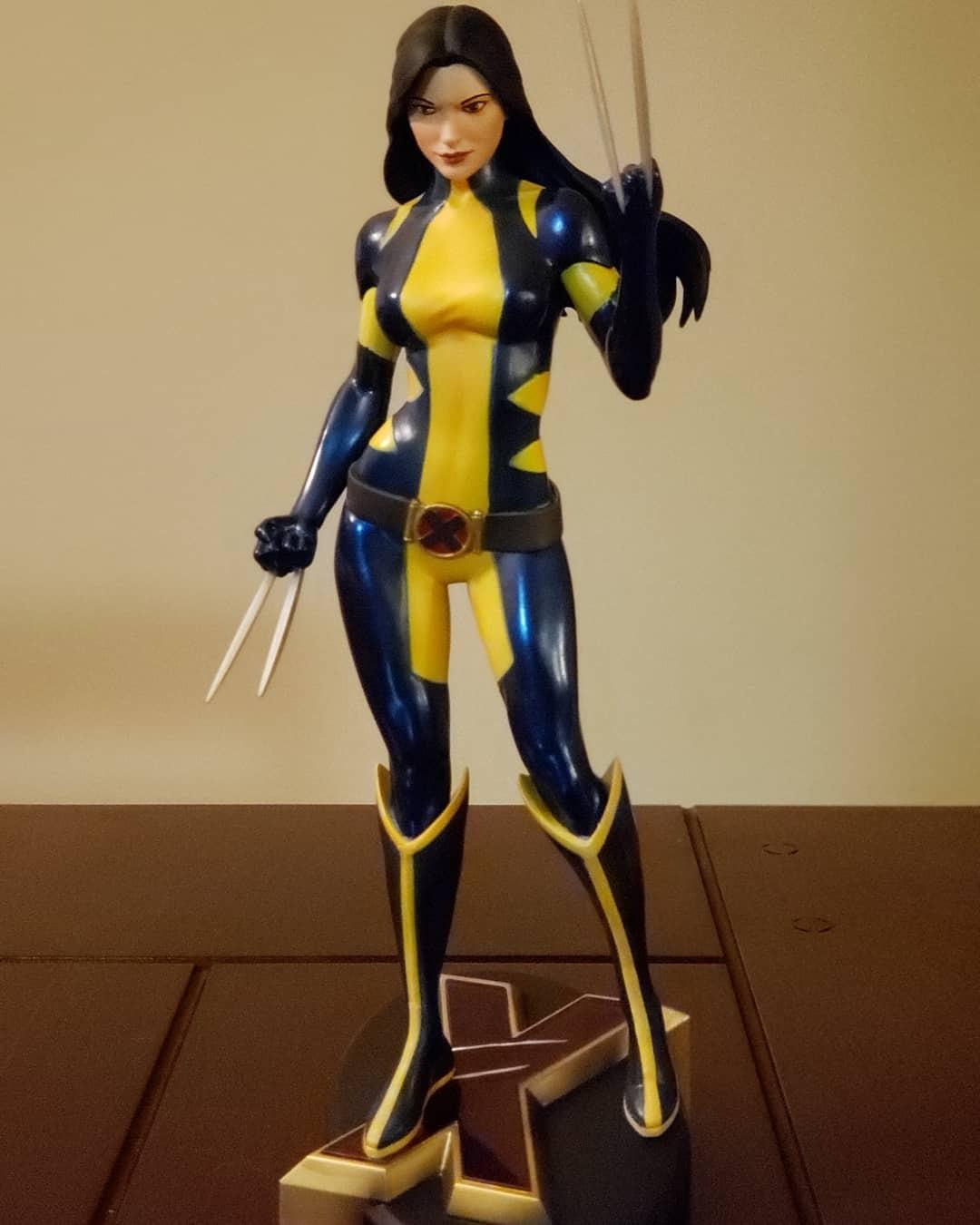 Amazon.com: DIAMOND SELECT TOYS Diamond Select Marvel Gallery PVC ...