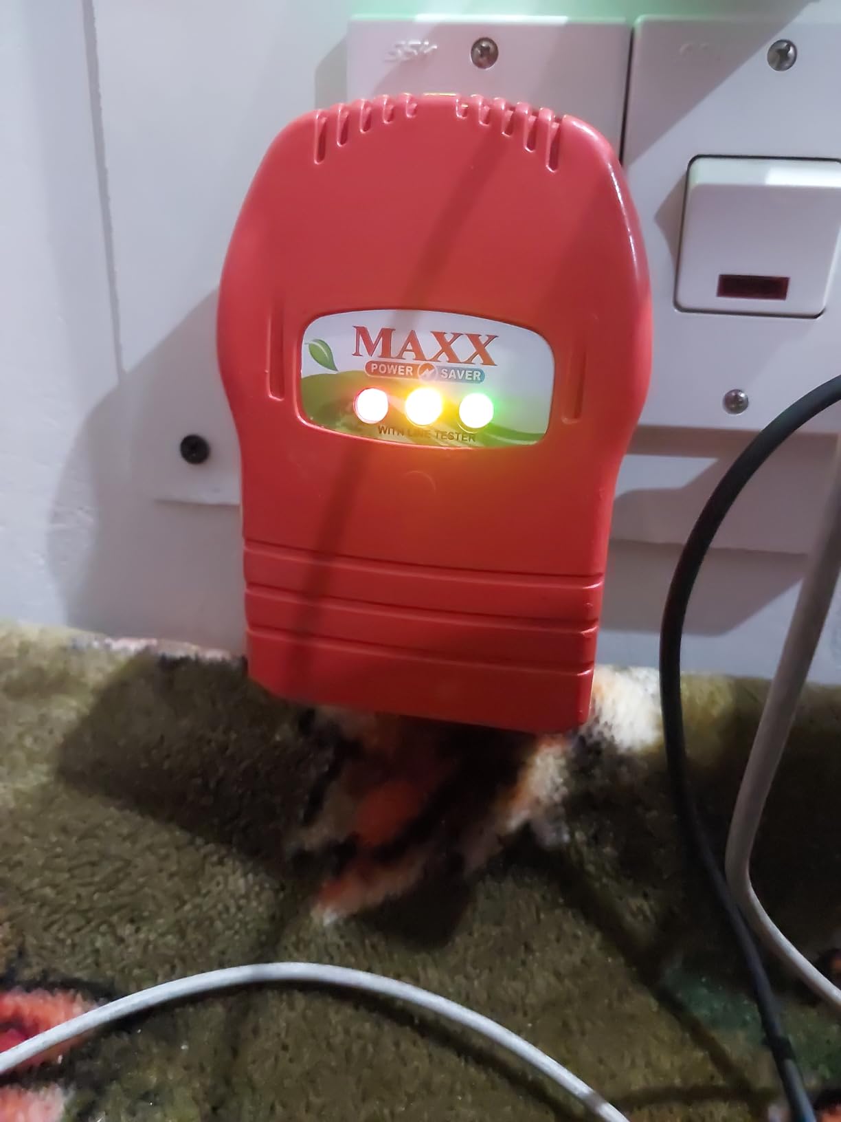 Super Maxx Power Saver Gold Electricity Saving Device (ISI) 40% Save ...