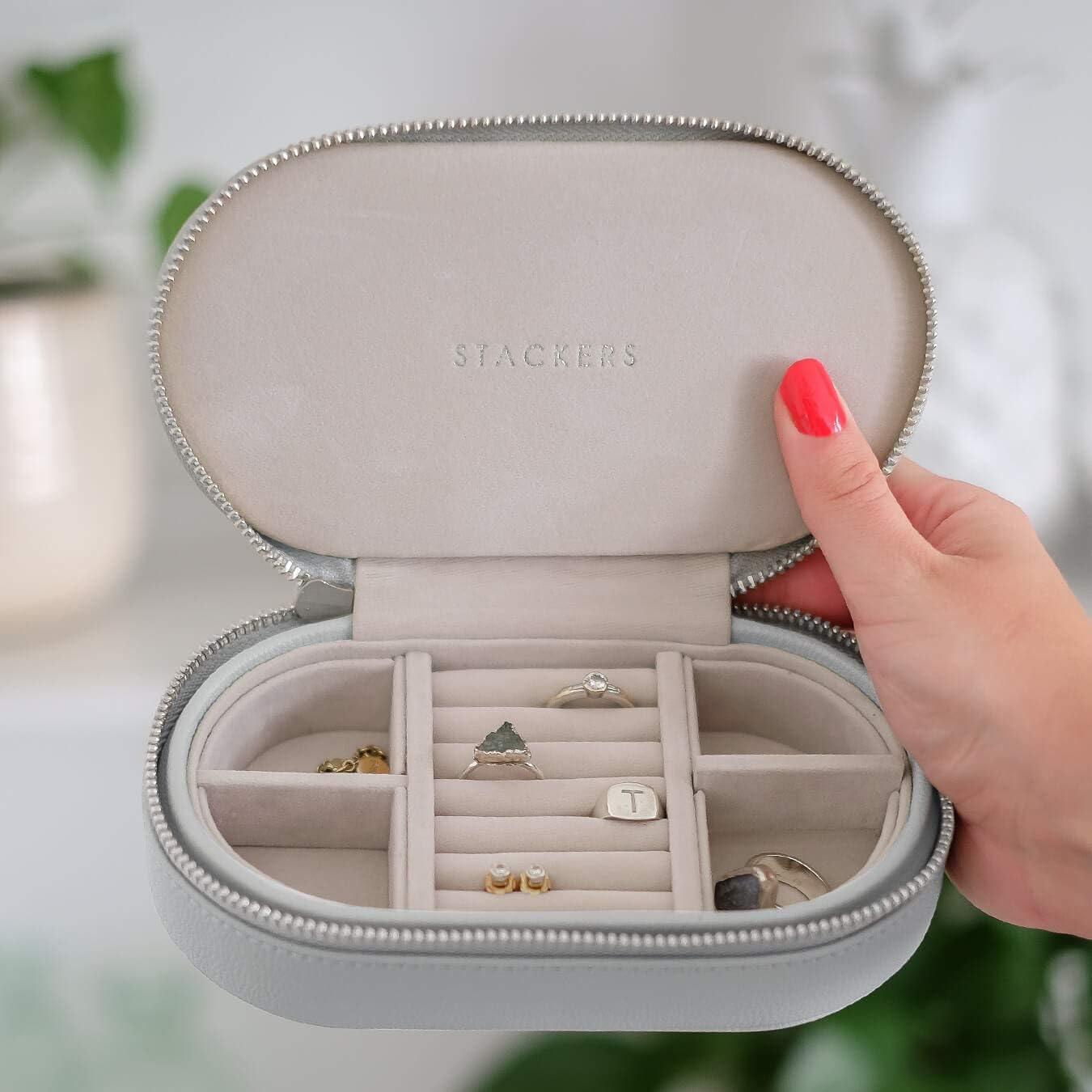 Stackers Pebble Grey Oval Travel Jewellery Box – BigaMart
