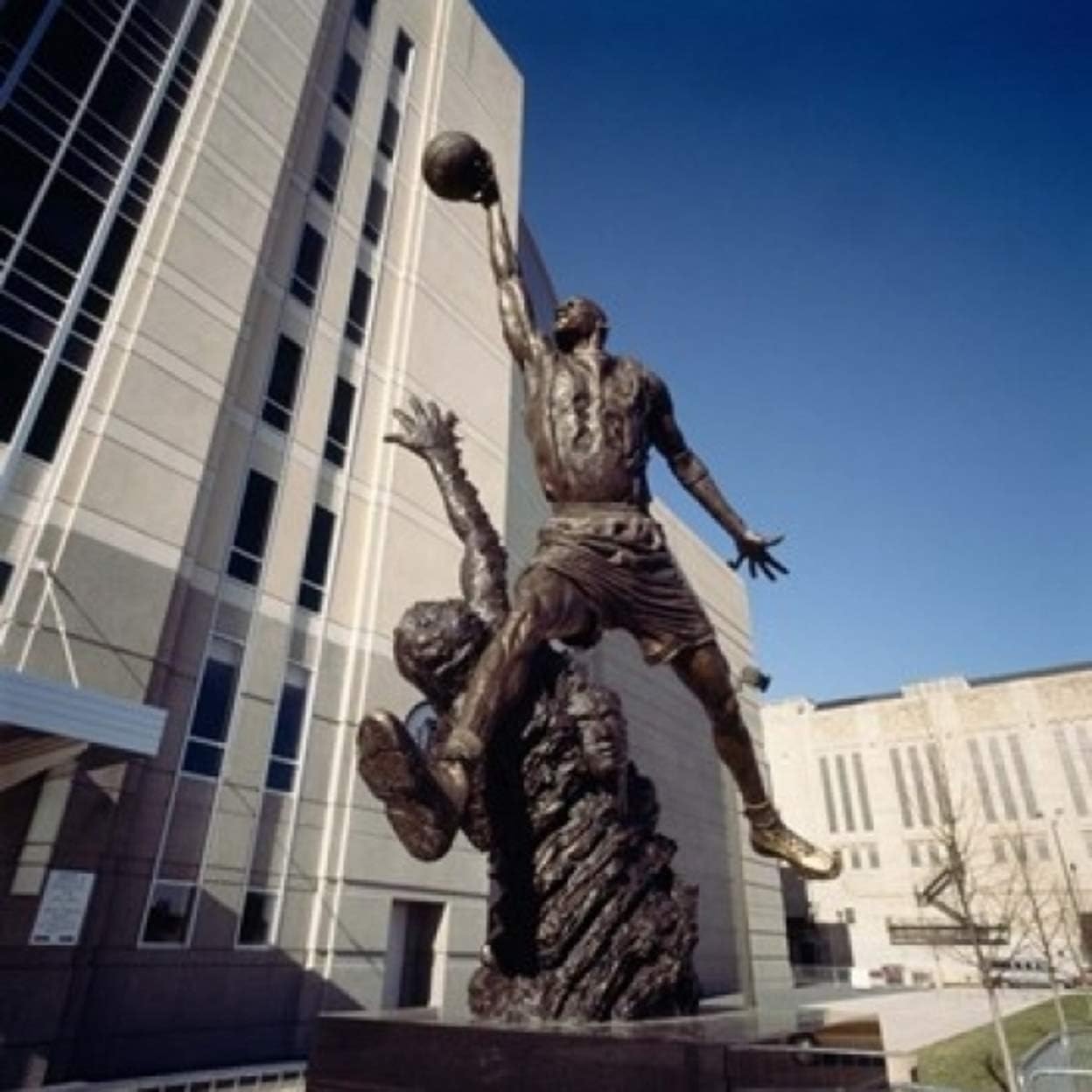 Amazon.com: Michael Jordan Statue United Center Chicago Poster Print by ...