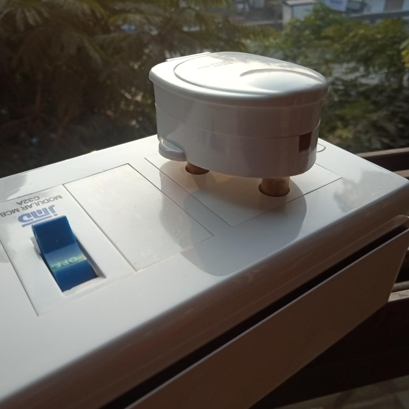 JMD GOLD Polycarbonate Modular Ac Box With 32A/ Single Pole MCB ...