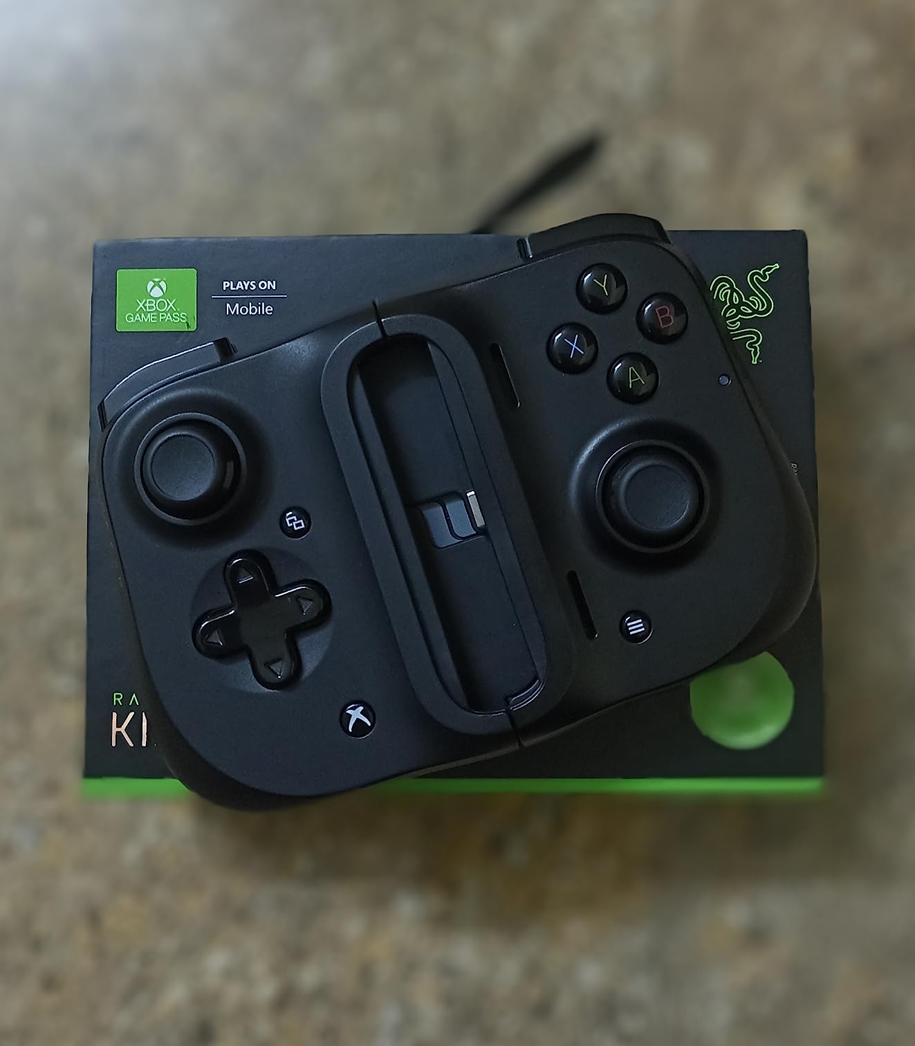 Razer Kishi Universal Mobile Gaming Controller for Android (Xbox ...