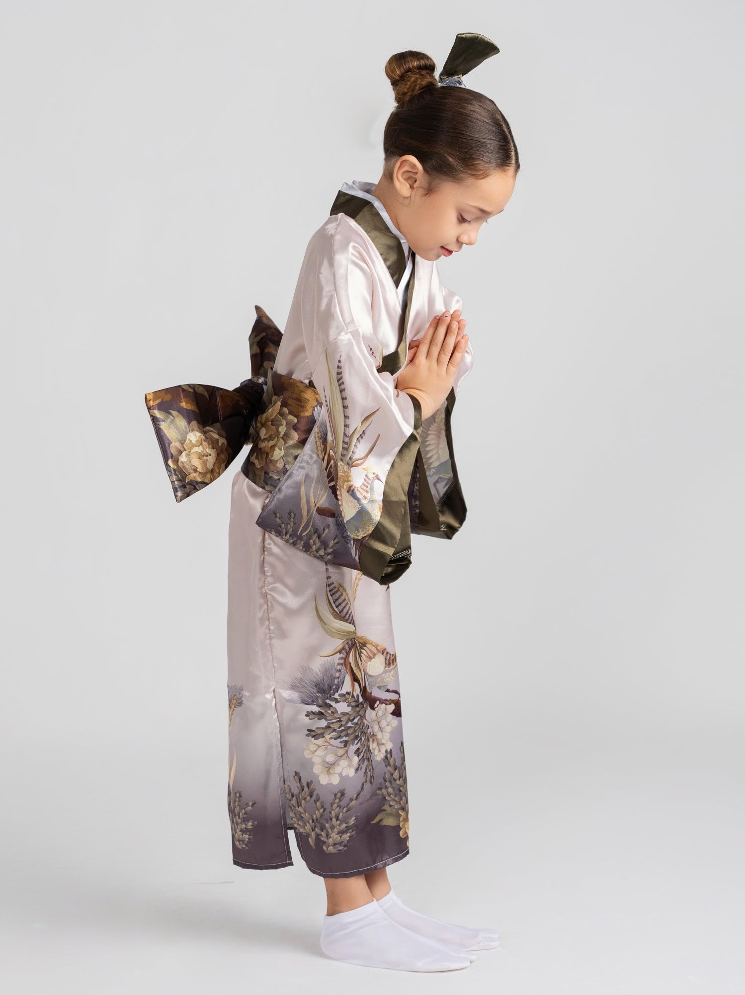 Dress Up America Japanese Kimono for Girls – Traditional Kimono Robe ...