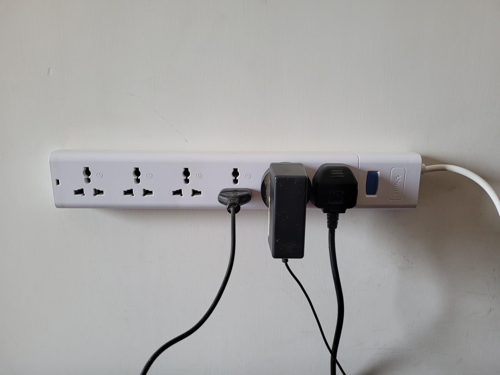 Gongniu (Formerly Bull) Extension Board; 6 Socket, 1 Switch, 5 M Wire ...