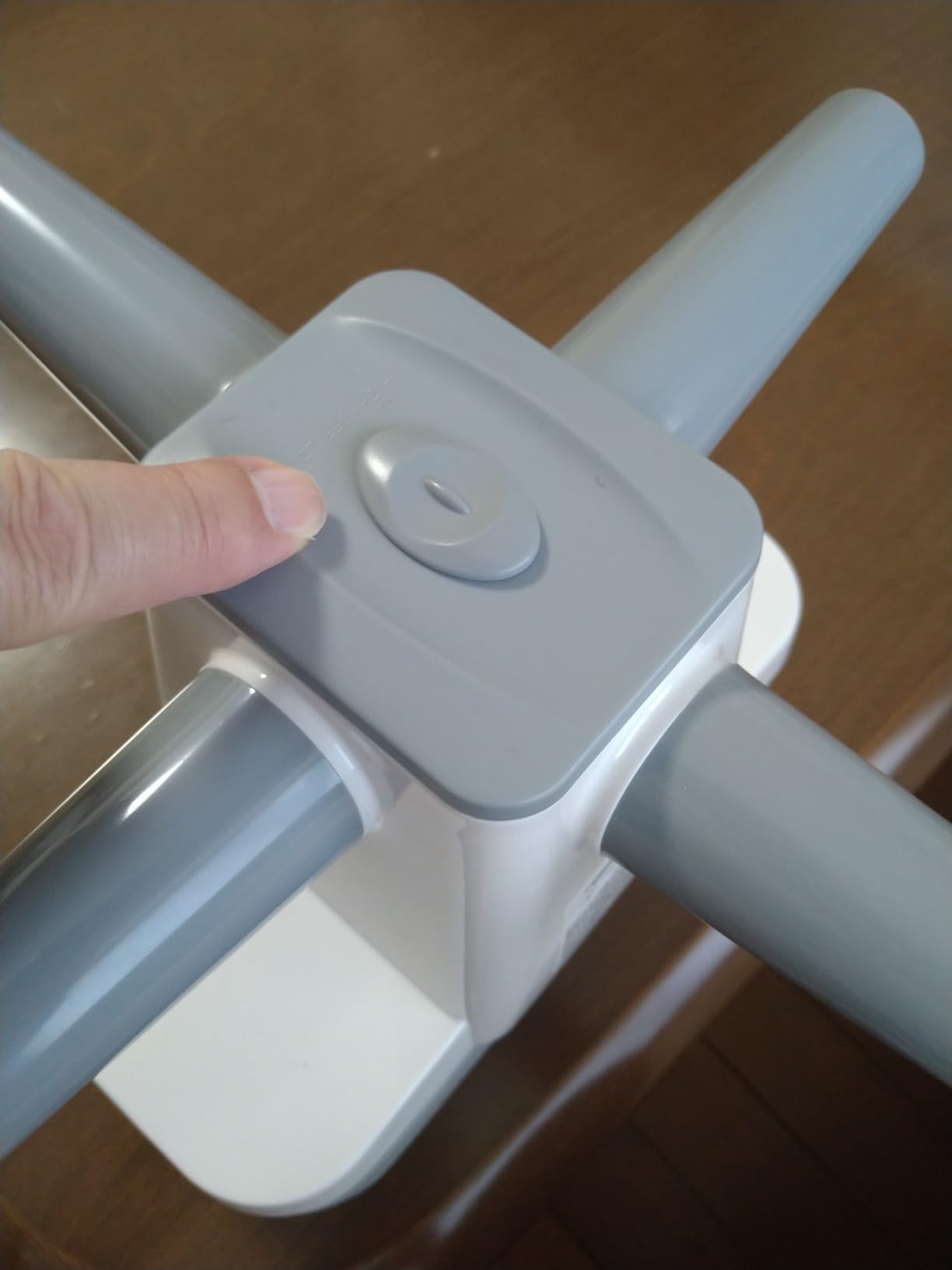 Amazon | スライヴ マッサージャー 「十字形のハンドルで持ちやすく、大型の振動パッドでコリを強力マッサージ」 MD-022 ホワイト 管理医療機器 | THRIVE(スライヴ ...