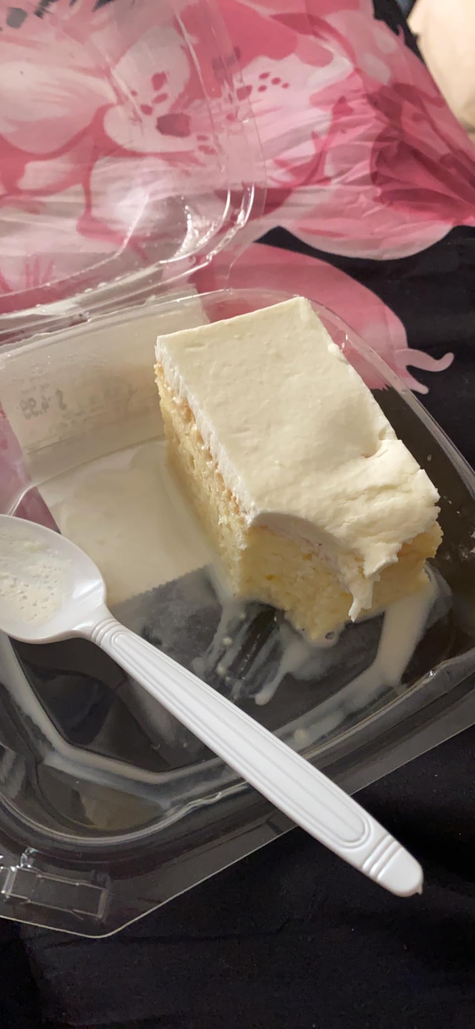 Amazon.com: WHOLE FOODS MARKET Tres Leches Cake Slice : Grocery ...