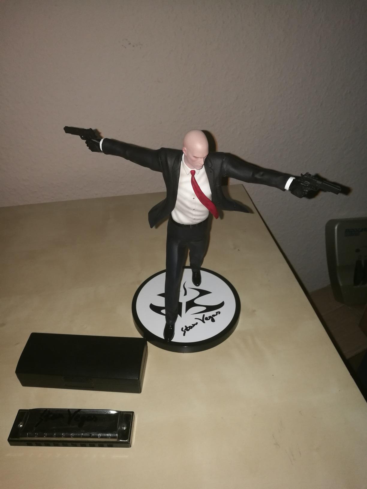 Hitman Agent 47 PVC Statue: Amazon.de: Spielzeug
