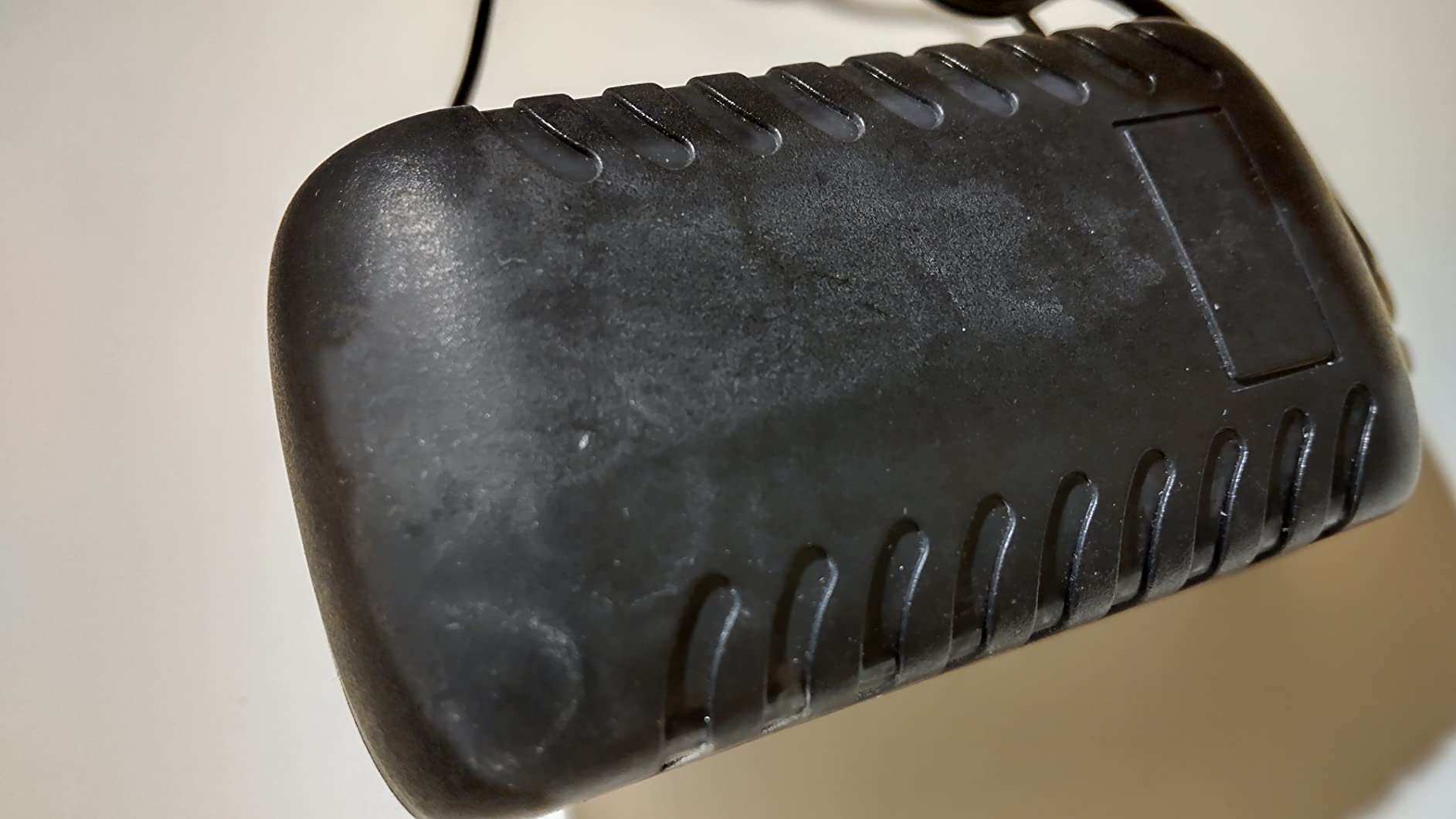 Amazon | アスカ Asmix A4卓上シュレッダー B05W 白 | 電動シュレッダー | 文房具・オフィス用品