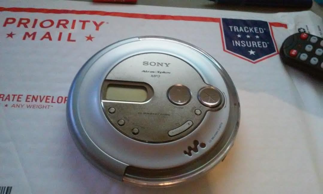 Amazon.com: Sony D-NE710 ATRAC3/MP3 CD Walkman Portable Disc Player ...