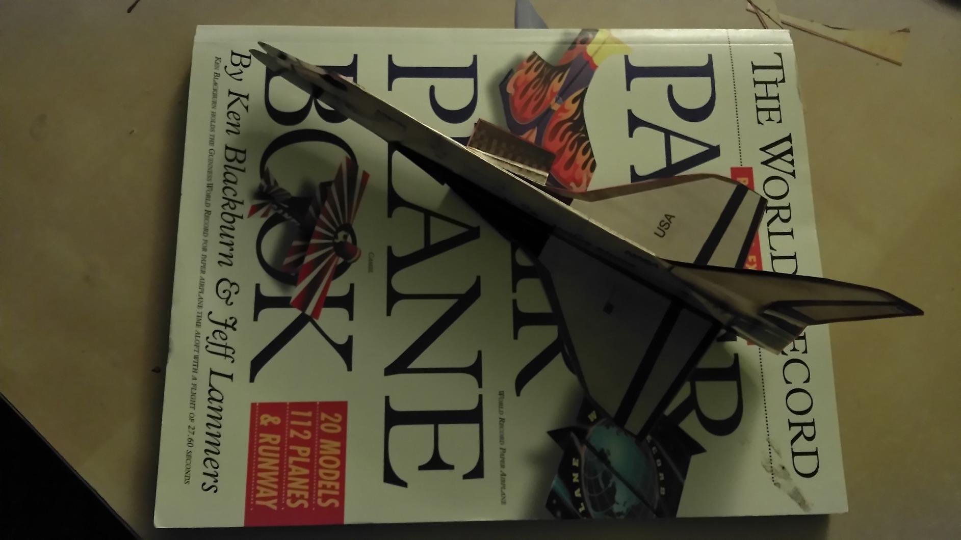 The World Record Paper Airplane Book : Blackburn, Ken, Lammers, Jeff ...
