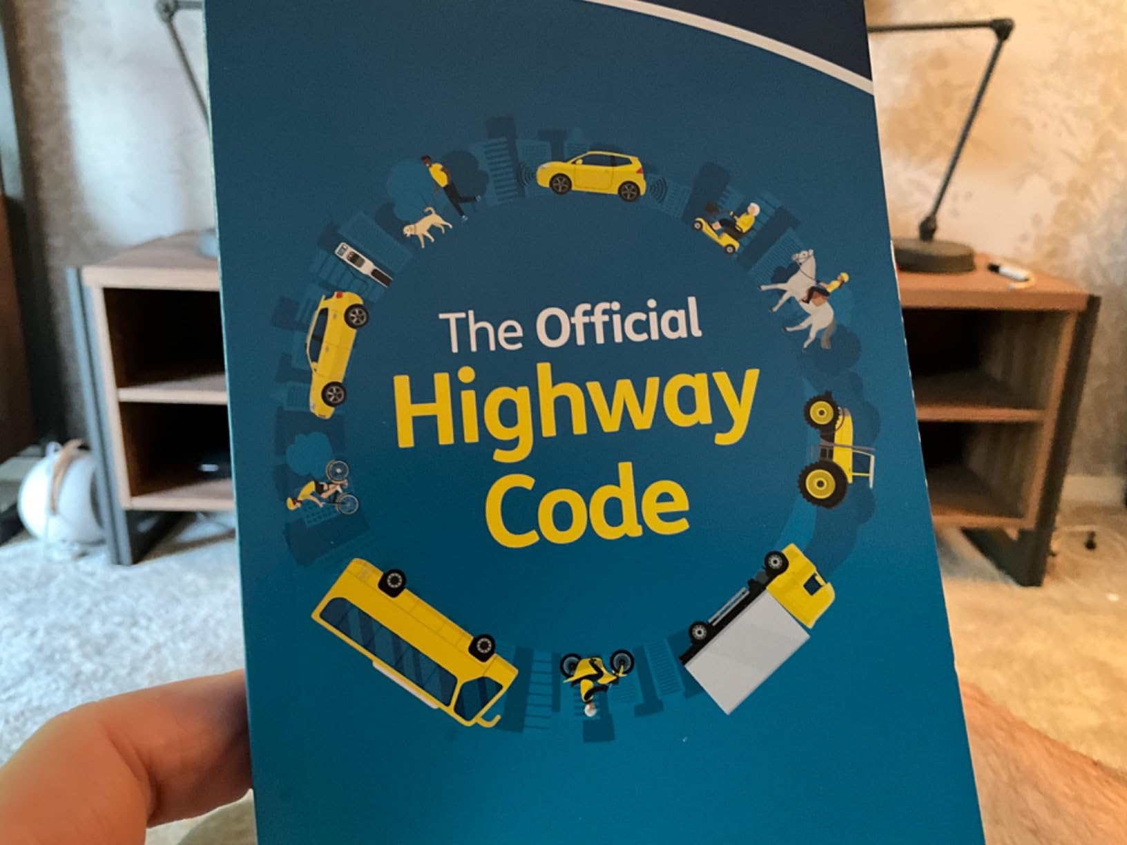 The official highway code: Amazon.co.uk: Driver & Vehicle Standards ...