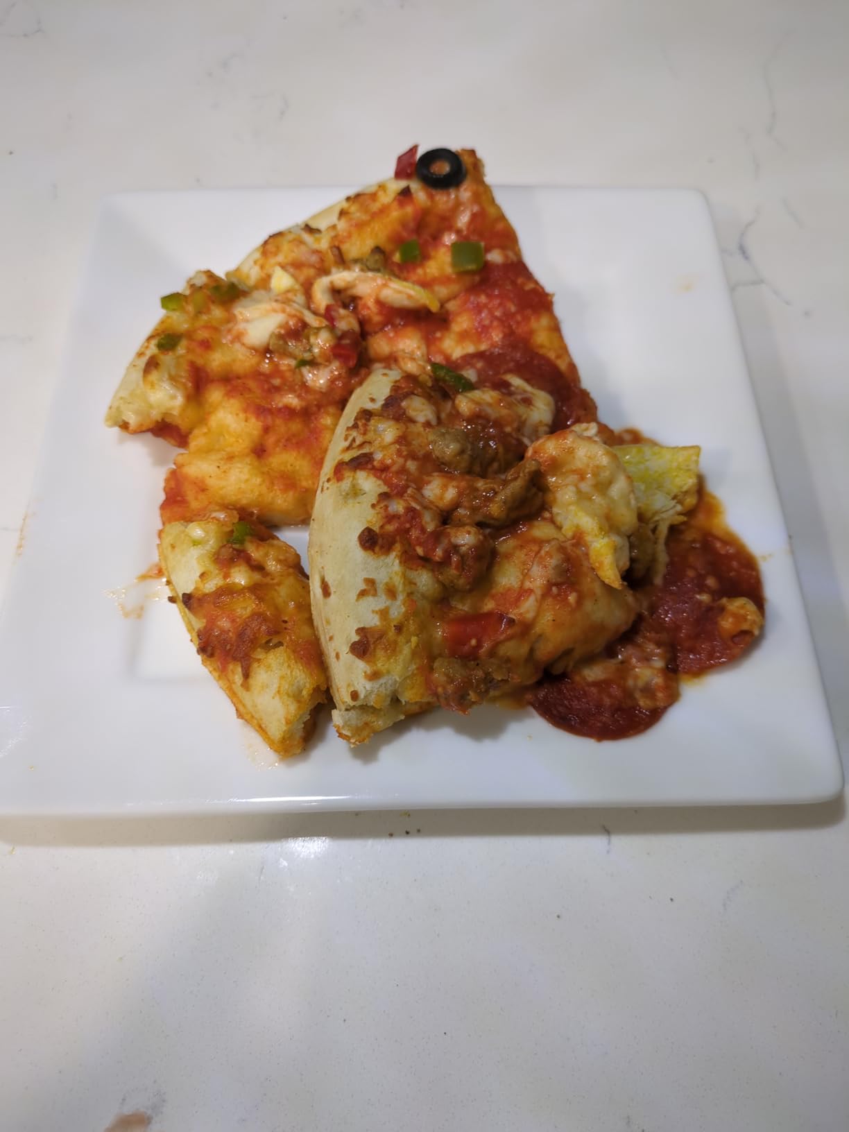 Amazon.com: Amazon Fresh, Supreme Rising Crust Pizza, 32.7 Oz : Grocery ...