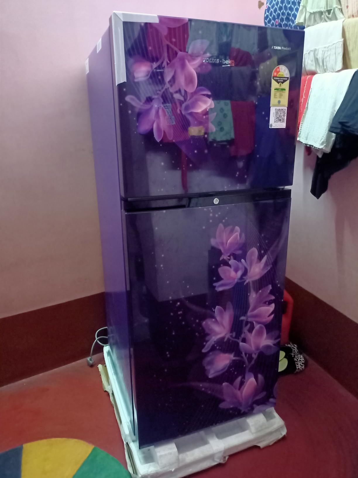 Voltas Beko ‘A TATA Product’ 228 L 2 star Frost free Refrigerator with ...