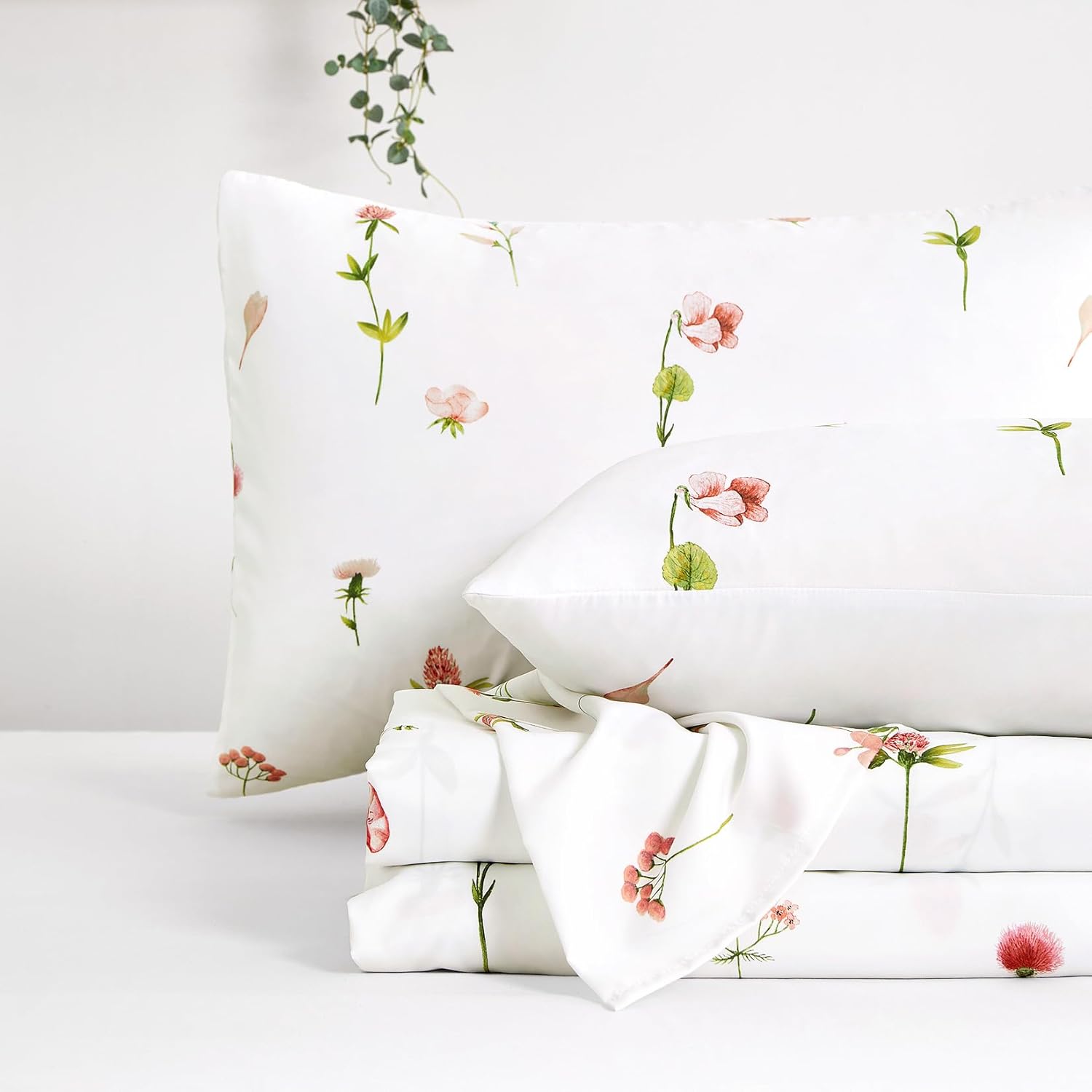 Amazon.com: Wake In Cloud - Floral Bed Sheets, 4-Piece Sheet Set, Cute ...