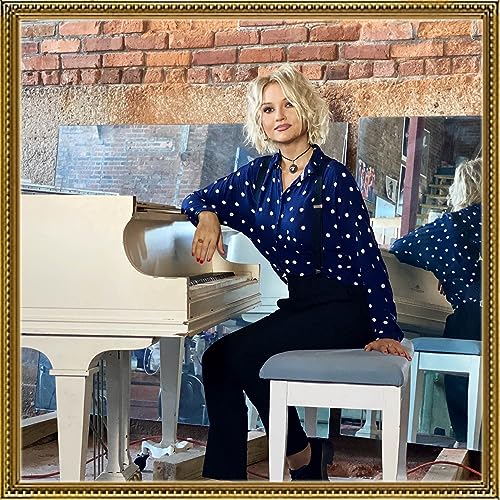God Save the Queen by Alyona Yarushina on Amazon Music - Amazon.co.uk