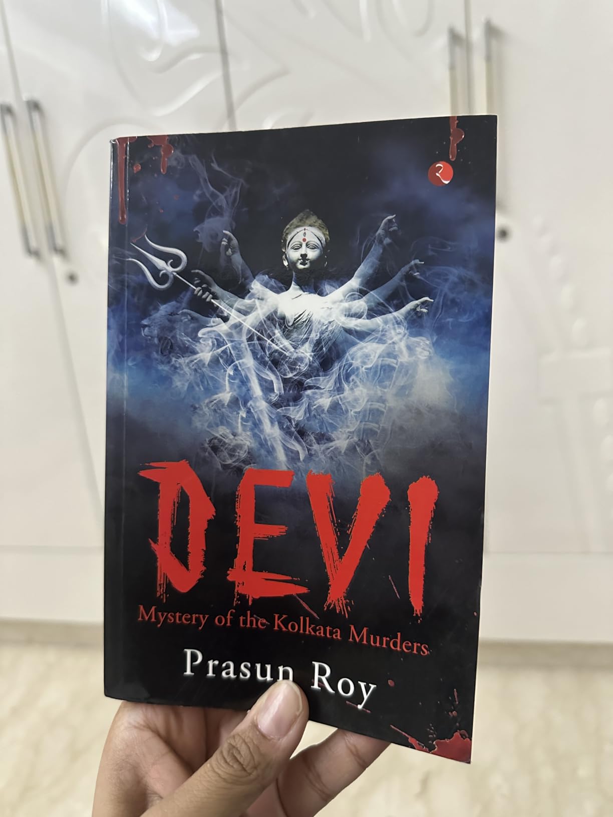 DEVI : Mystery of the Calcutta Murders : Prasun Roy: Amazon.in: Books