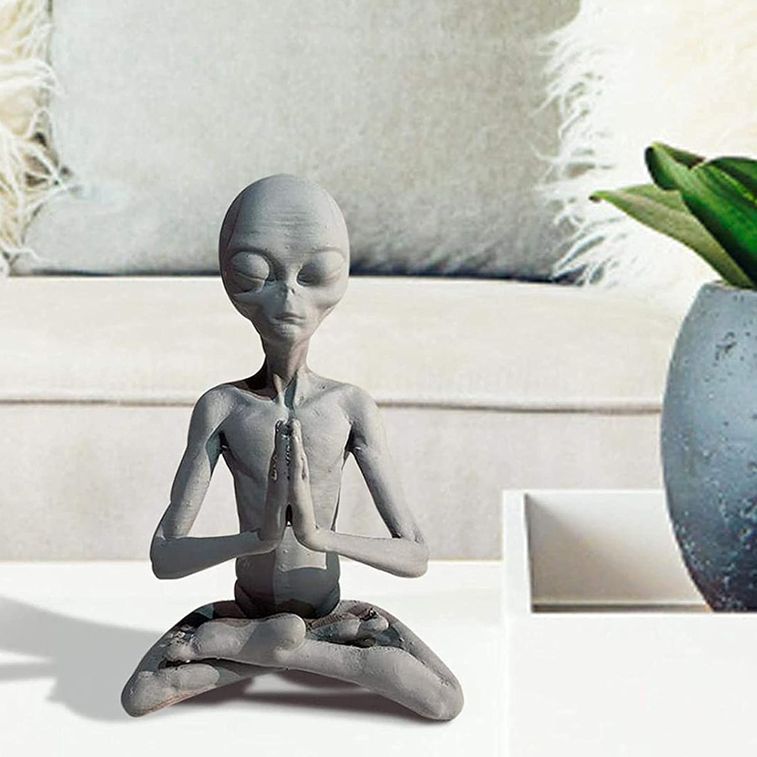 Amazon.com: HHXKJ Alien Decor Garden Statues, Meditation UFO Alien ...