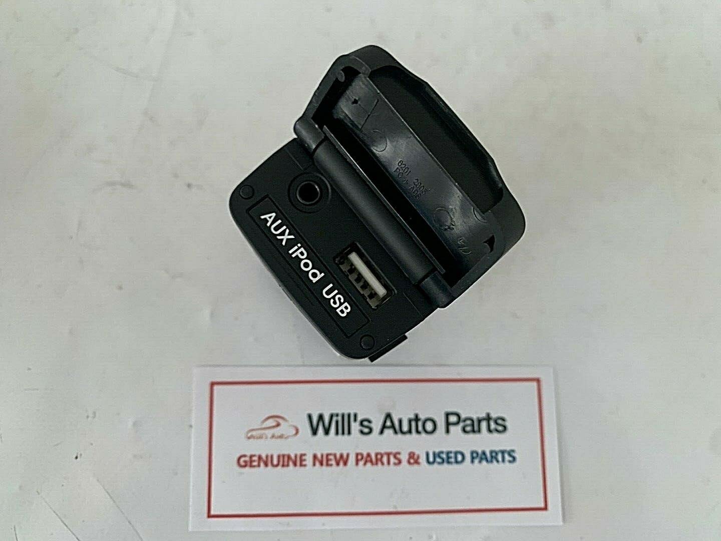 Snapklik.com : Genuine Hyundai 96120-3S100 Aux And USB Jack Assembly