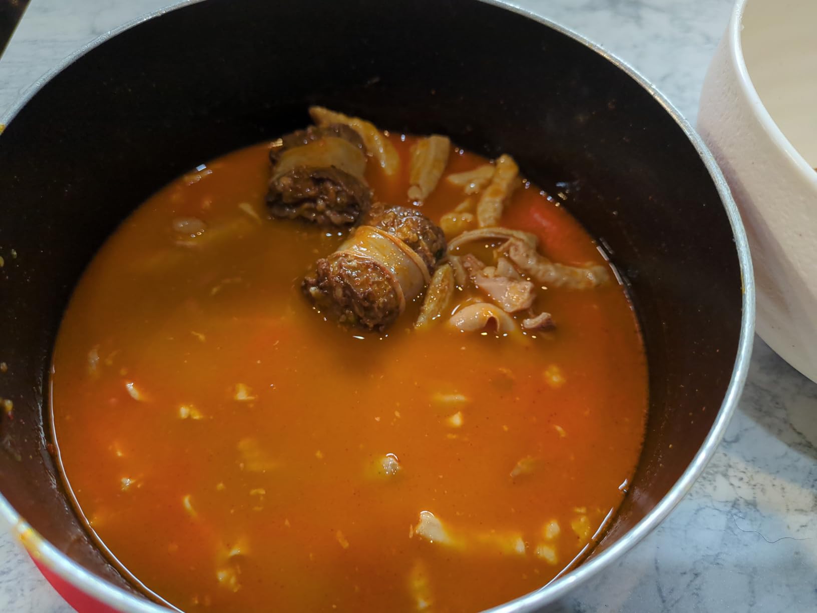 Amazon | ソンボン ユッケジャン 600g / 韓国 本場の味 レトルト SESE 牛肉と野菜をじっくり煮込んだスープ 旨辛 | SESE | スープ 通販