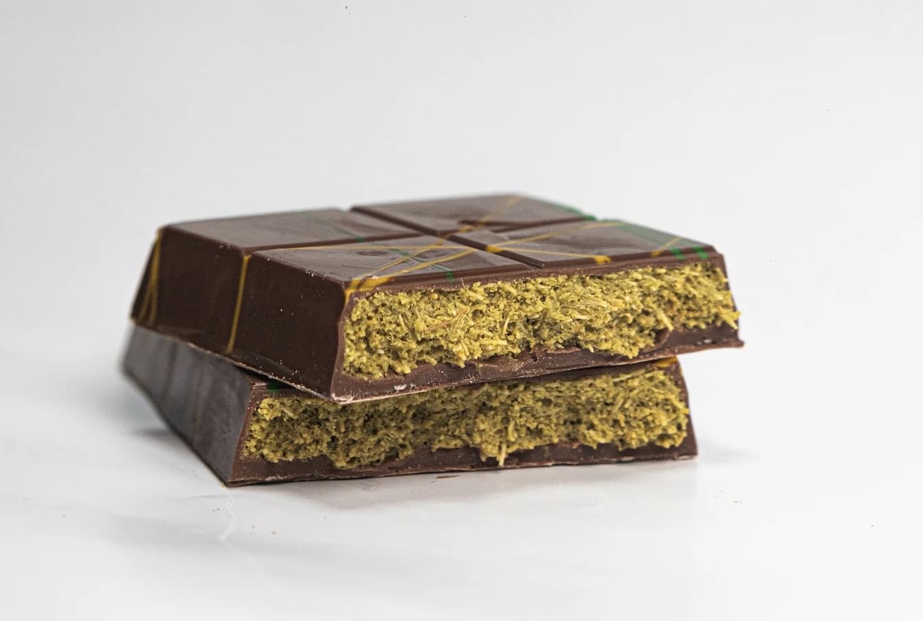 Buy novaeaseDubai Kunafa Chocolate 120g - Novaease Chocolates - Dubai ...