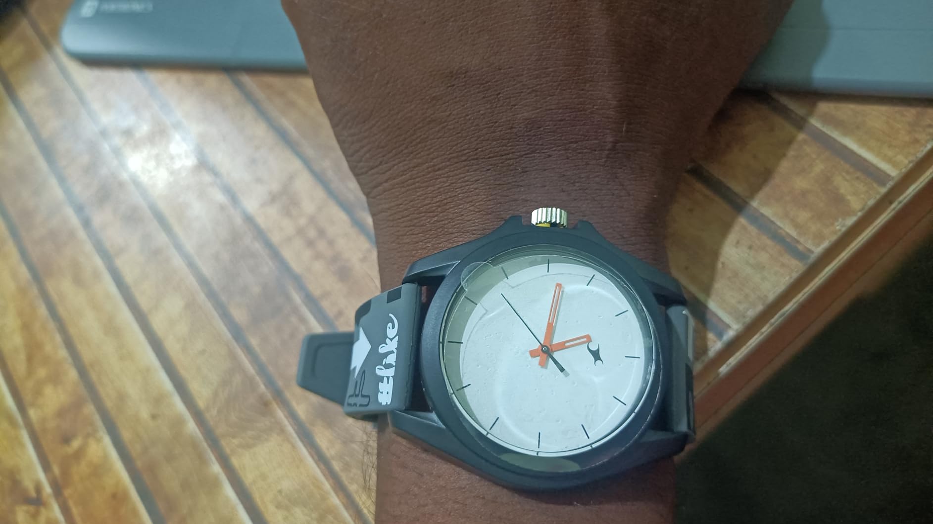 Buy Fastrack Unisex Silicone White Dial Analog Watch -Nr68011Pp04, Band ...