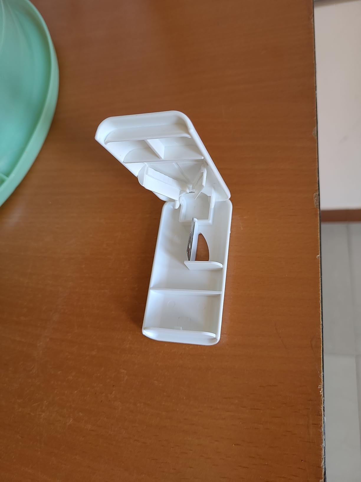 SR BIOTECH Extra Tough Tablet/Pill Cutter to Split a Tablet : Amazon.in ...