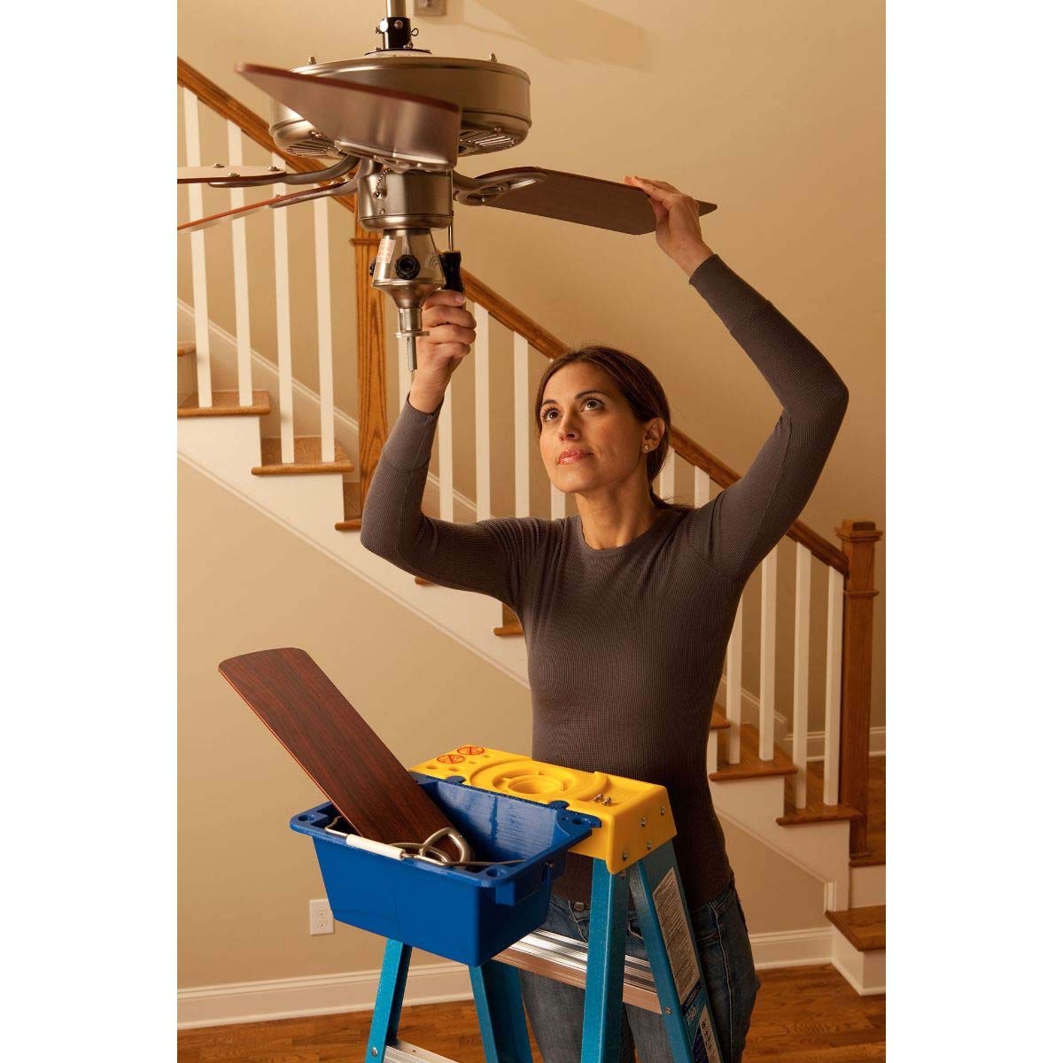 Snapklik.com : GROVE Werner Ladder Lock-in Utility Bucket