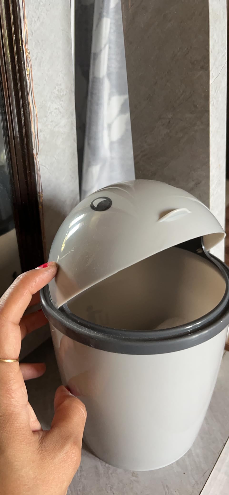 PUTHAK Plastic Small SwingLid Trash Bin, Multi-Use Dustbin For Study ...