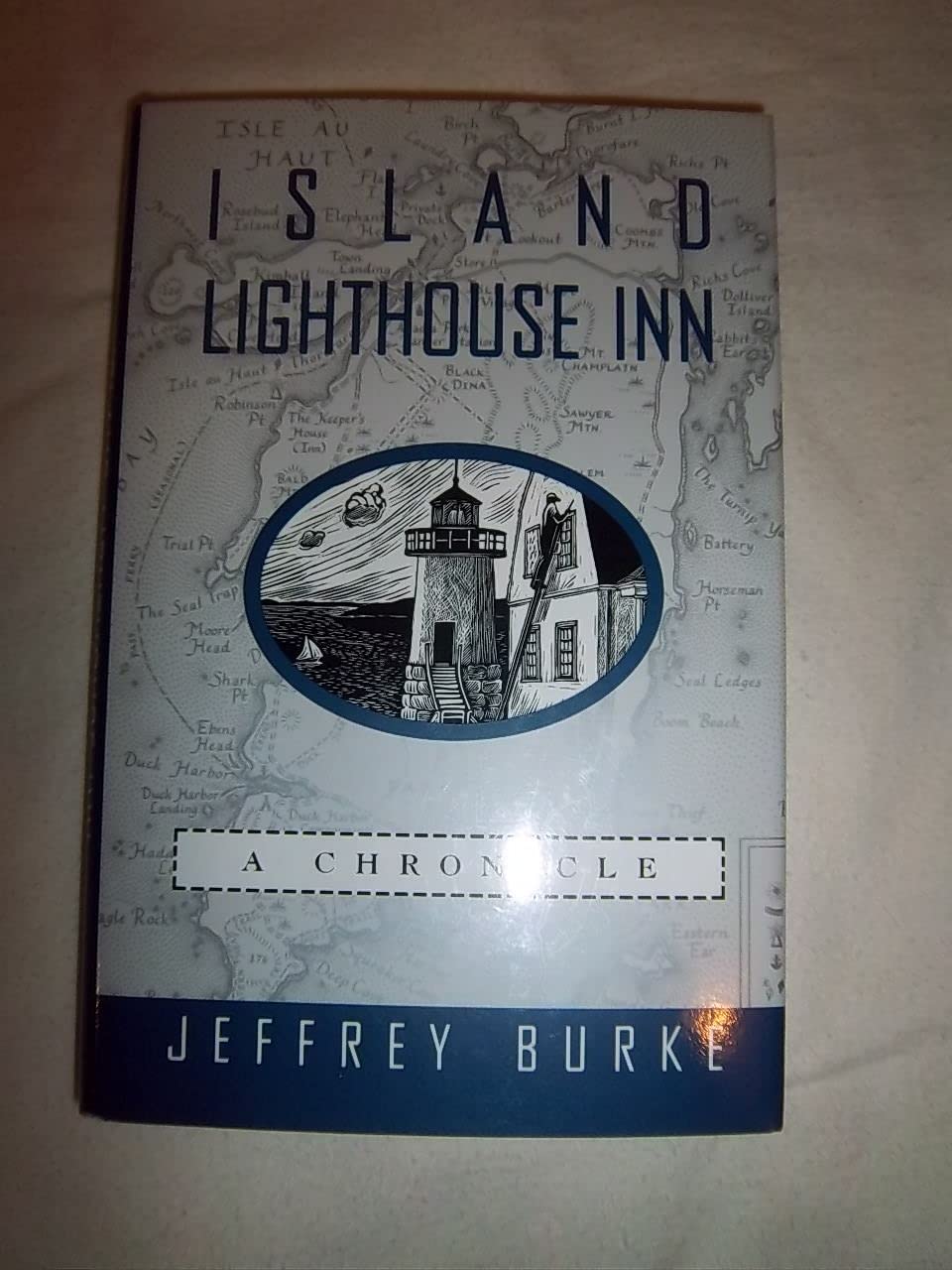 Island Lighthouse Inn: A Chronicle: Burke, Jeffrey: 9780829811629 ...