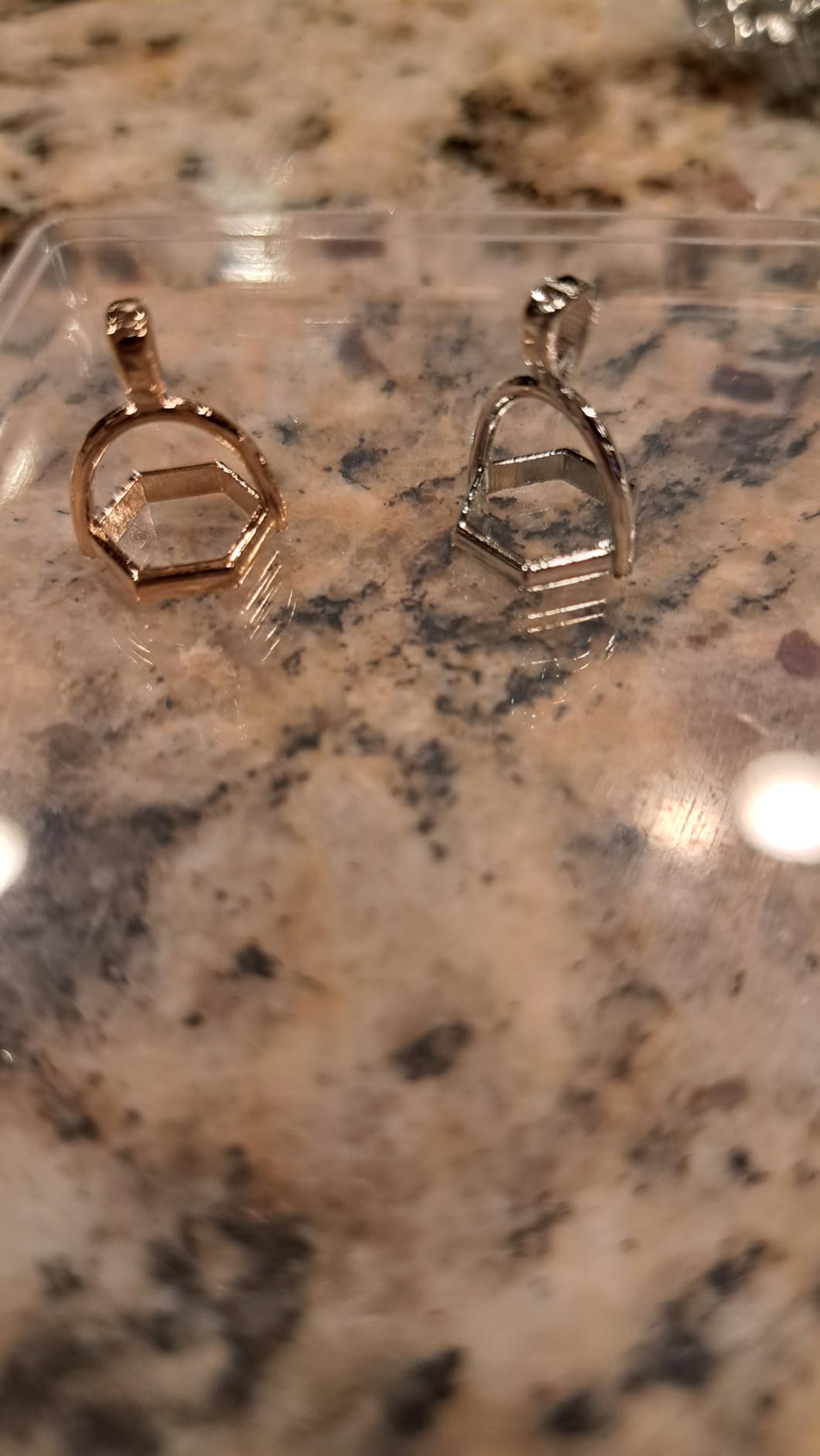 Amazon.com: OLYCRAFT 100Pcs 2 Color Bullet Pendant Bails Hexagon Bead ...