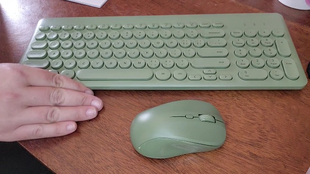 Watch Honest review wireless keyboard and mouse on Amazon Live