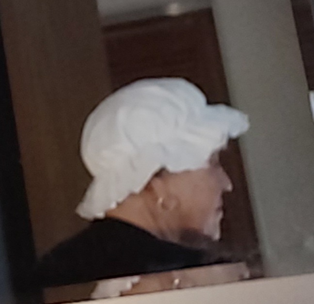 Amazon.com: Coume 4 Pieces Colonial Mob Hats White Granny Costume ...