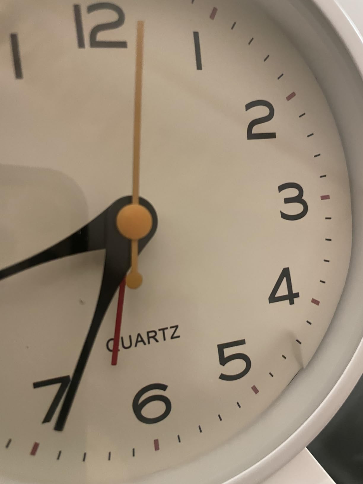 AYRELY® 4.5" Analog Alarm Clock,Small Retro Desk Clock Battery Operated ...