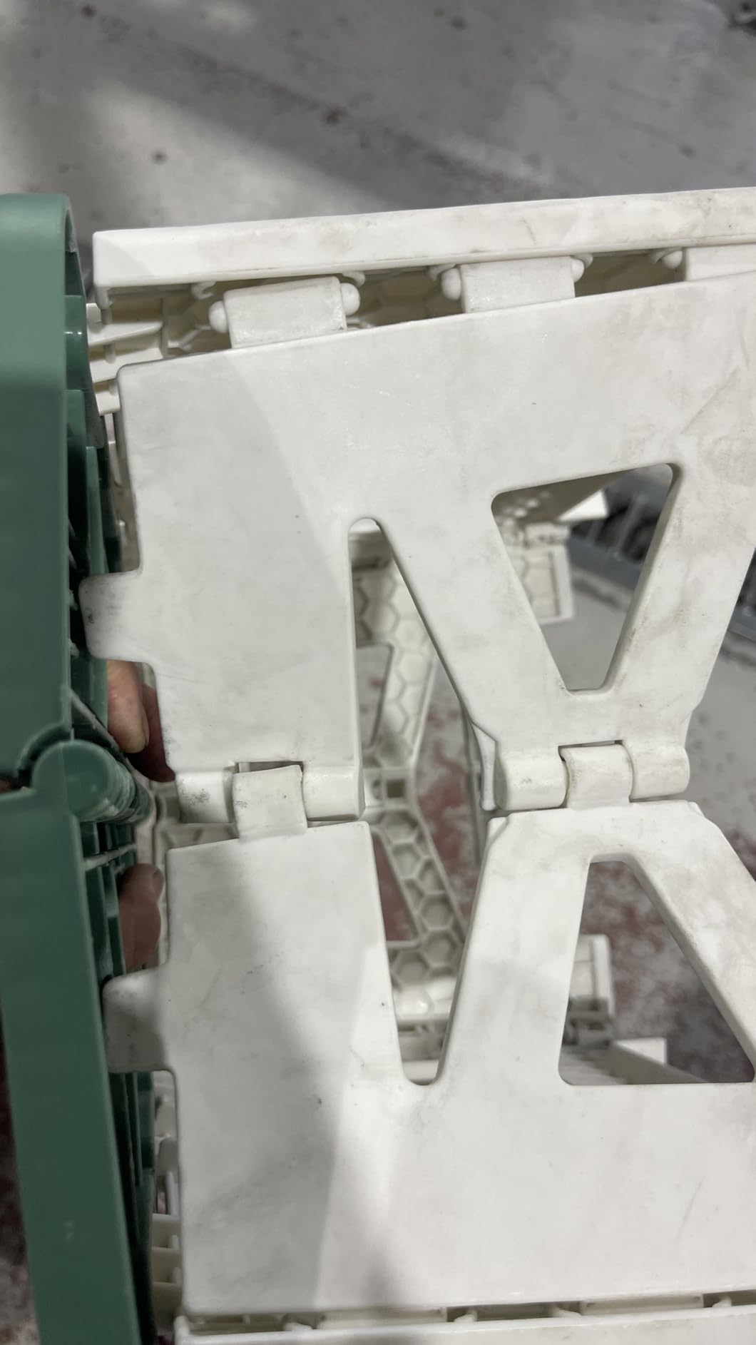 Amazon｜BLACKSPACE 踏み台 折り畳み 高さ23CM ステップ台 スツール 椅子 チェア 脚立 折りたたみ 低い 小さい 滑り止め付 軽量 頑丈 室内 洗車 釣り 玄関 洗面所 ...