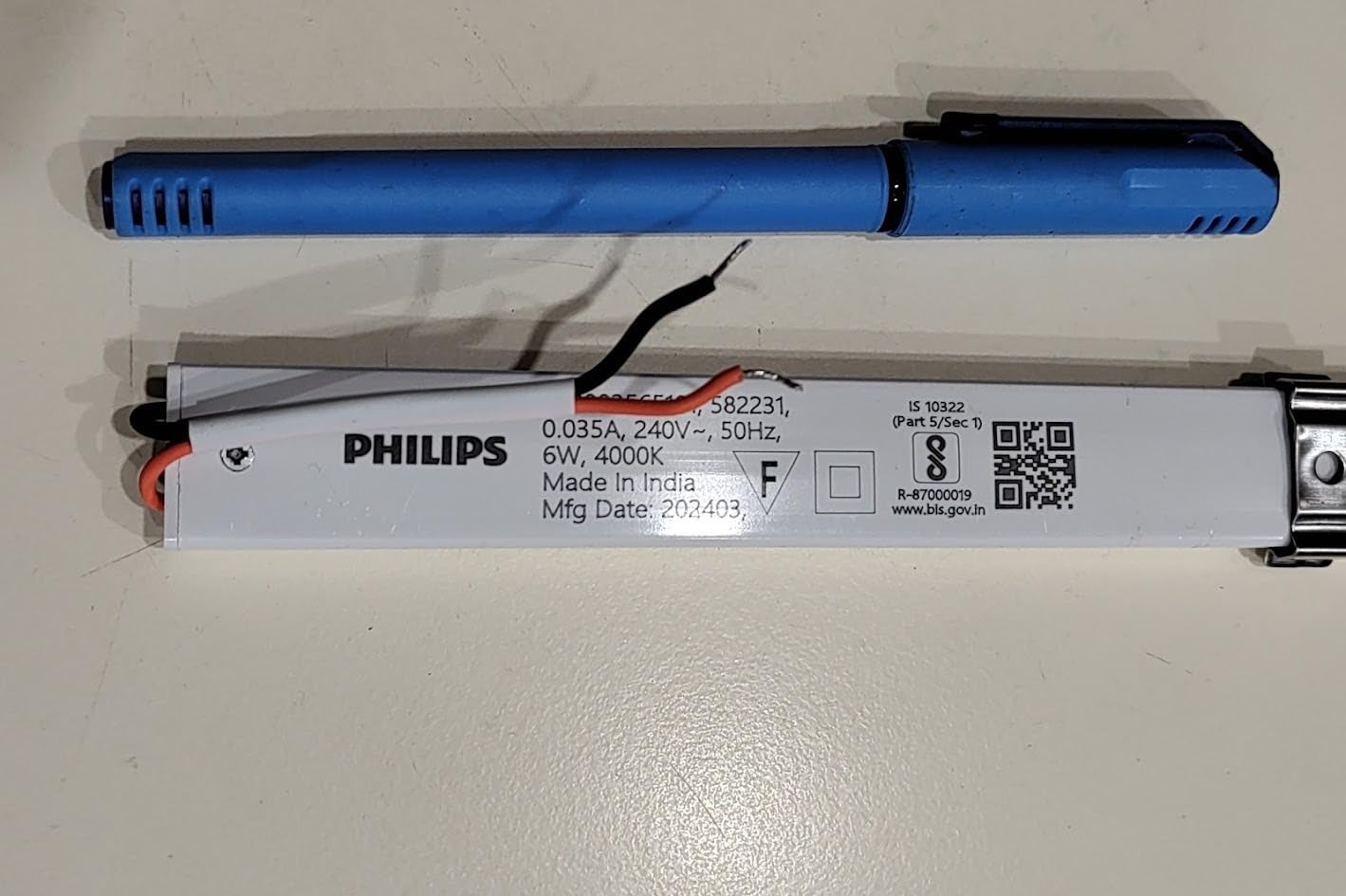 Buy PHILIPS Space Glow 1ft LED Linear Cabinet Light | 6-watt LED Under ...