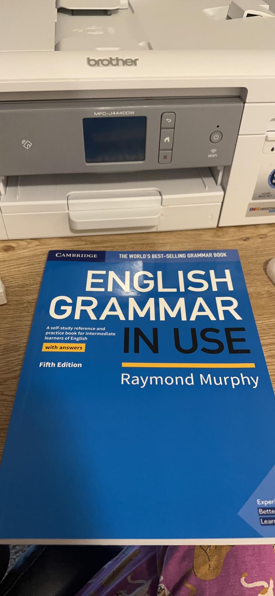 English Grammar in Use Book with Answers: A Self-study Reference and ...