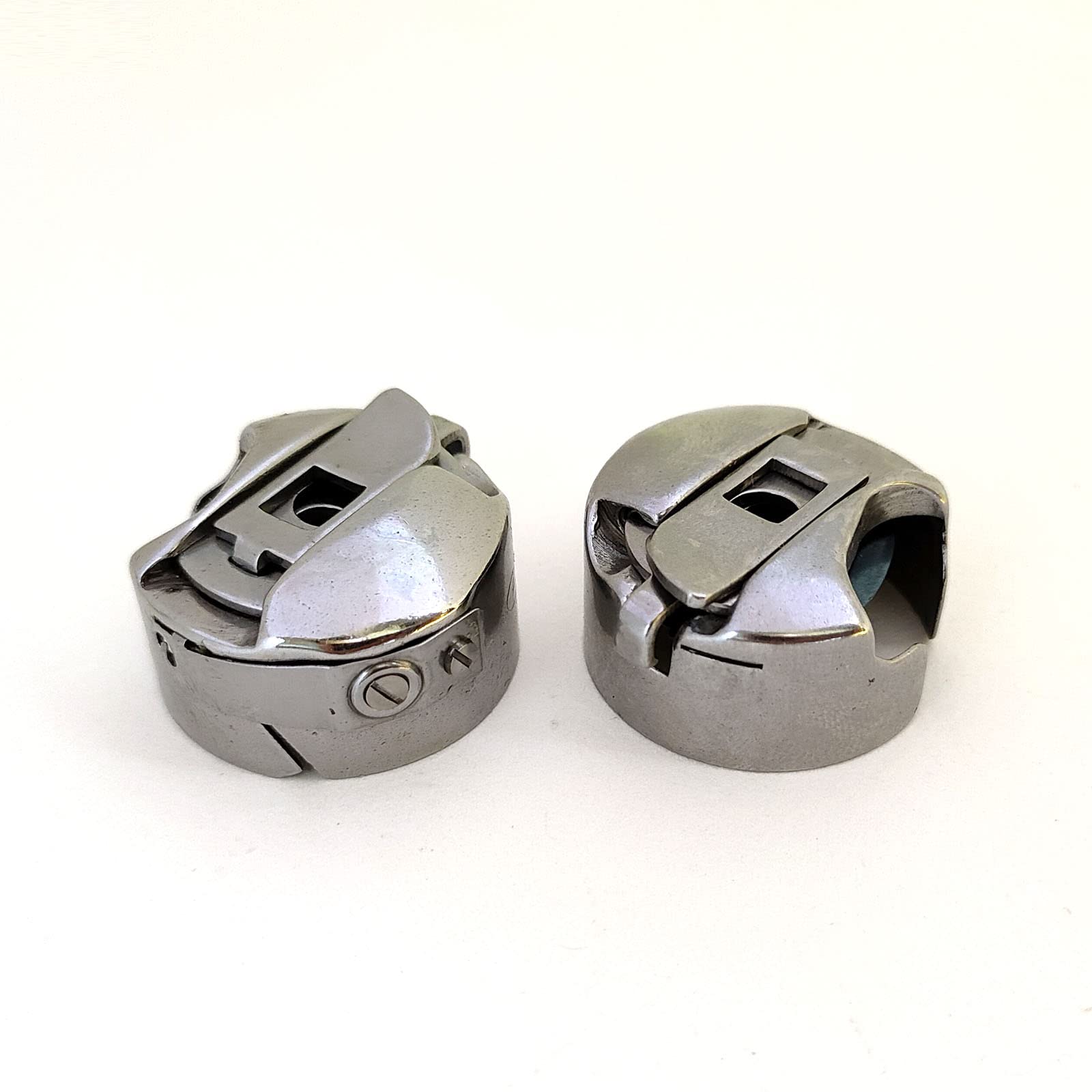 Amazon.com: VANELY M Style Bobbin Case BC-DBM(2)-NBL1#18045 and Bobbins ...