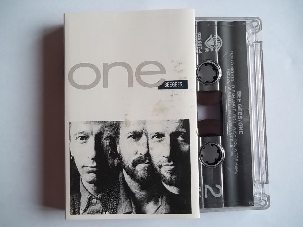 One [Musikkassette] - Bee Gees: Amazon.de: Musik-CDs & Vinyl