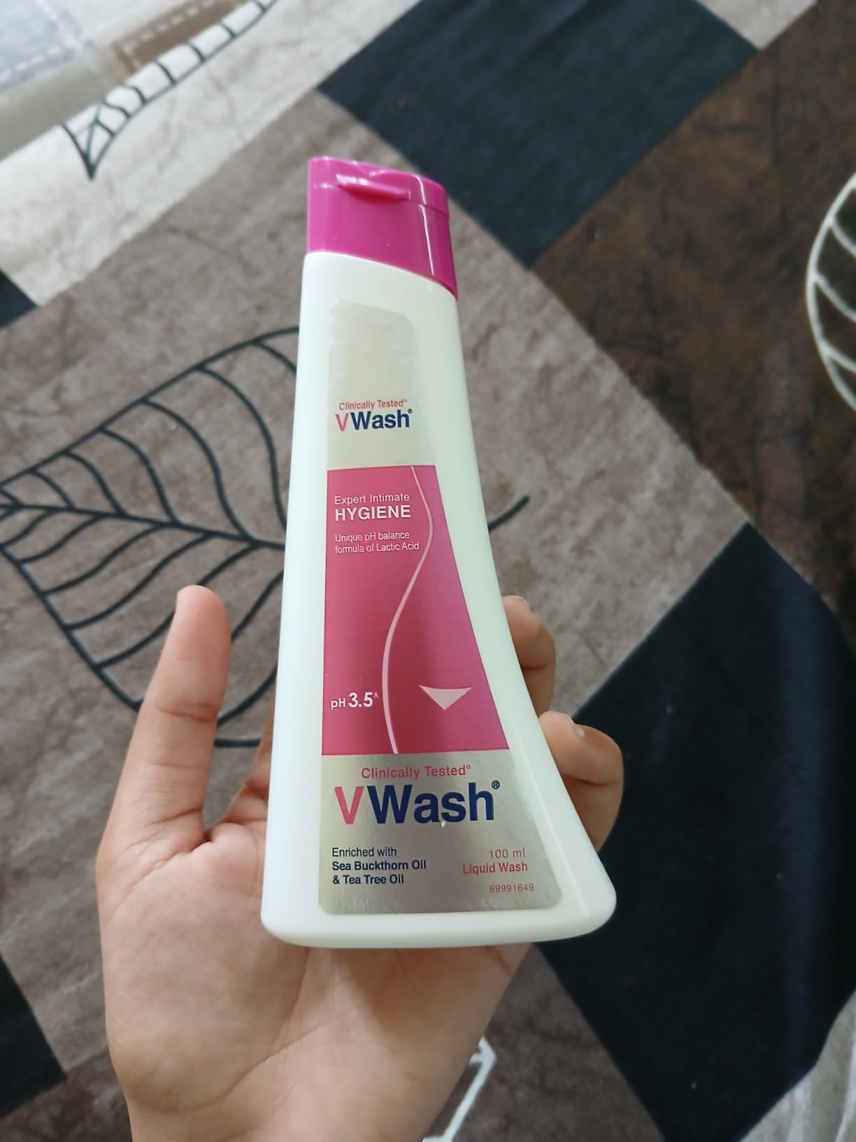 VWash Plus Expert Intimate Hygiene, 100ml, Hygiene Wash for Women ...