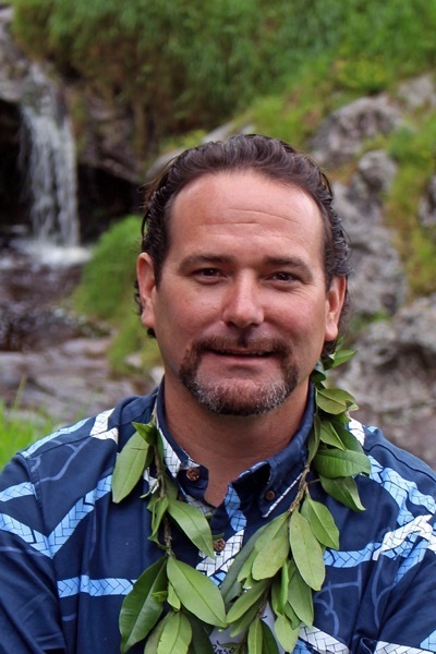 Amazon.com: Kamanamaikalani Beamer: books, biography, latest update