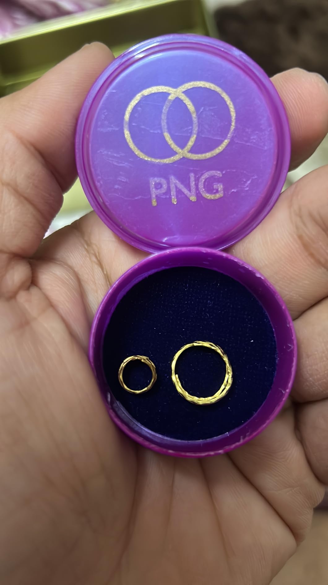 PNG Jewellers 1.5 gram Vedhani Gold coin 24 kt (995) : Amazon.in: Jewellery