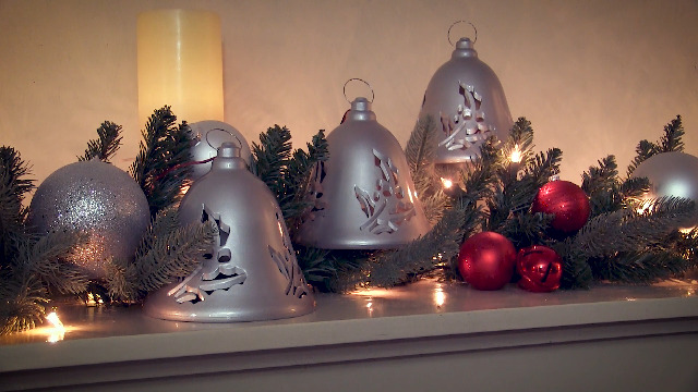 Watch These Motion Activated Bells Play 15 Classic Christmas Songs on ...