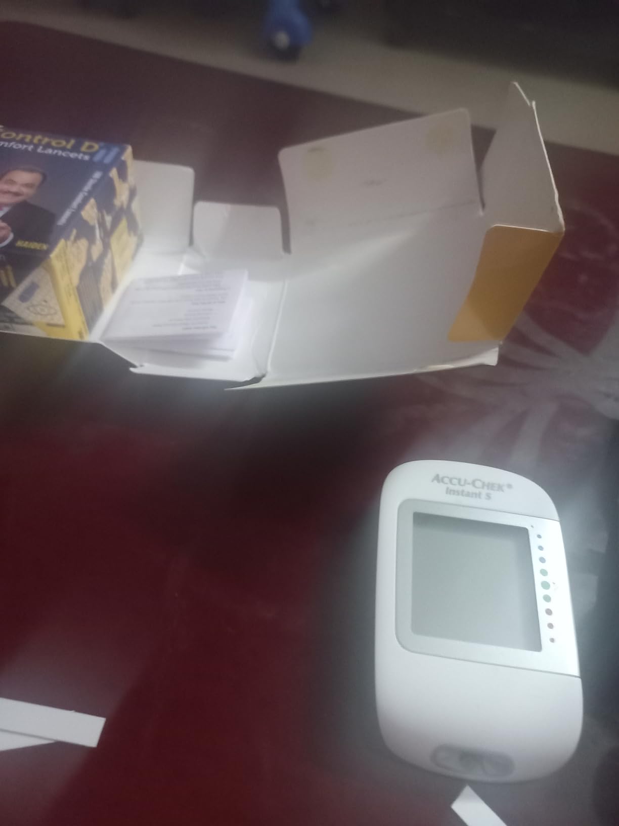 Control D Glucometer CL-200 ound Comfort Blood Lancet 200 Pieces, Blue ...